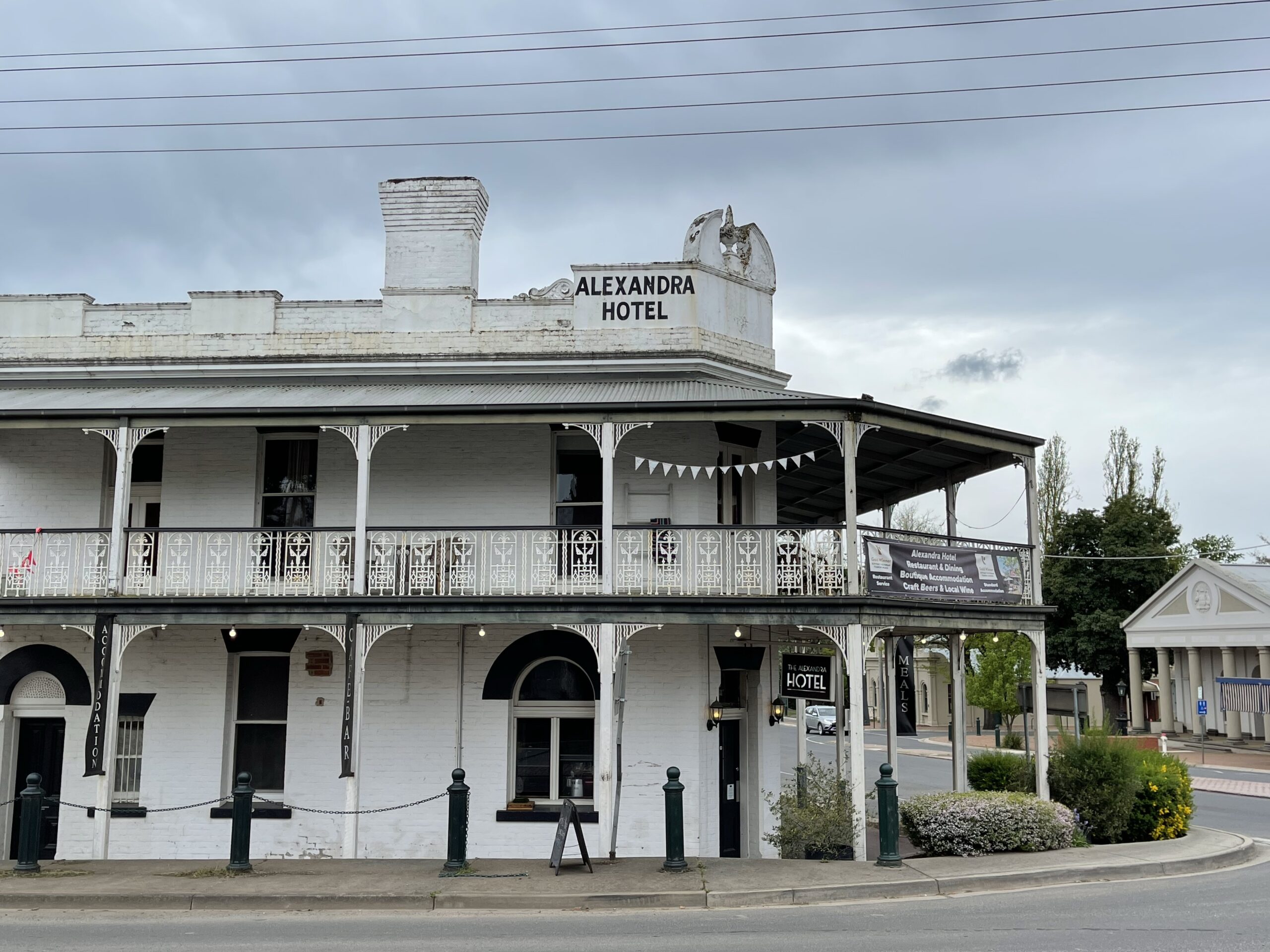 EAT > The Alexandra Hotel (The Alex) - ALMANAK MAGAZINE